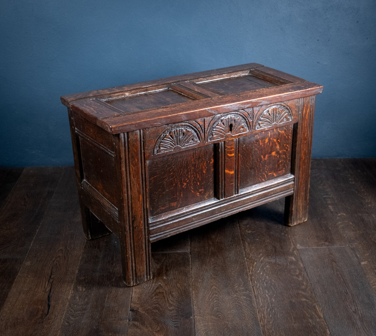 small-17th-century-oak-coffer-488699_1200x1200.jpg?v=1719839385